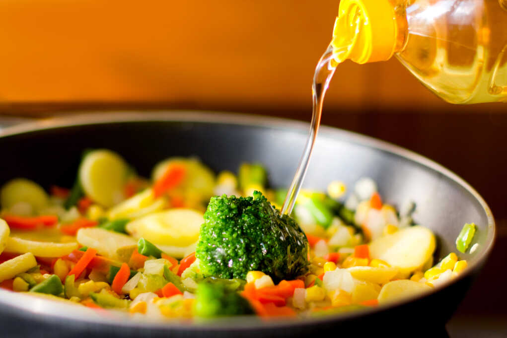Is Your Cooking Oil Harming Your Health? | Healthy Wellbeing